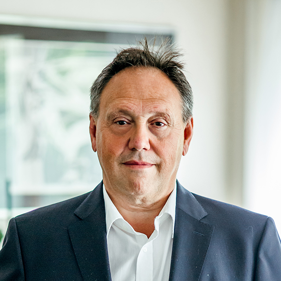 Lakatos Peter's Instagram, Twitter & Facebook on IDCrawl