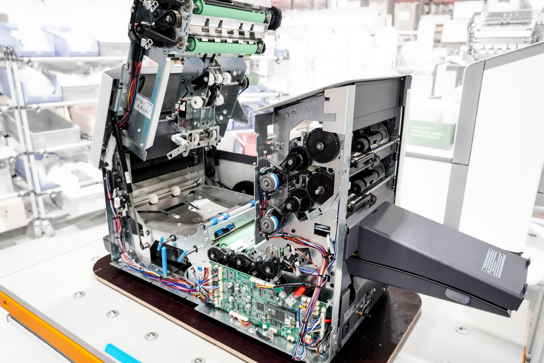 VIDEOTON produces the 5,000th folder inserter machine - Videoton Holding